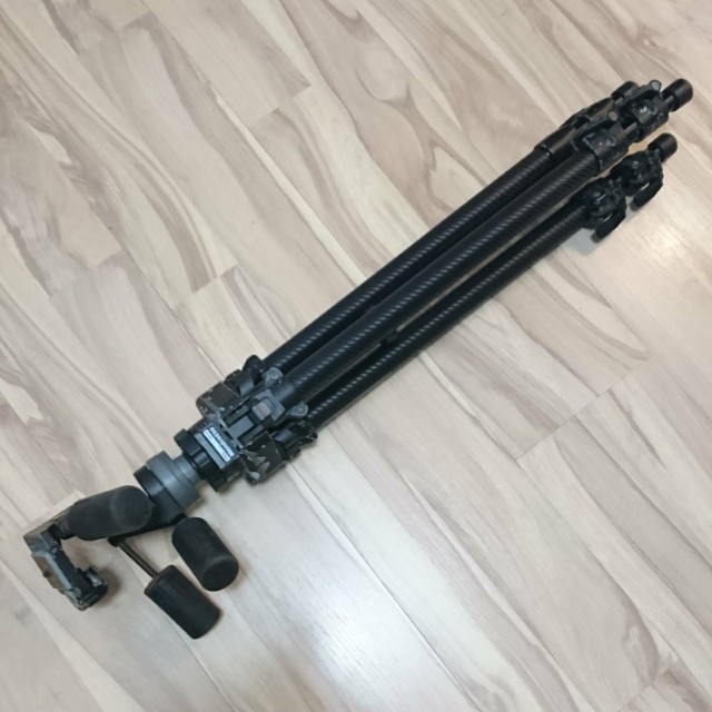 Manfrotto triport with 3 way tilt head, Photography, Photography ...