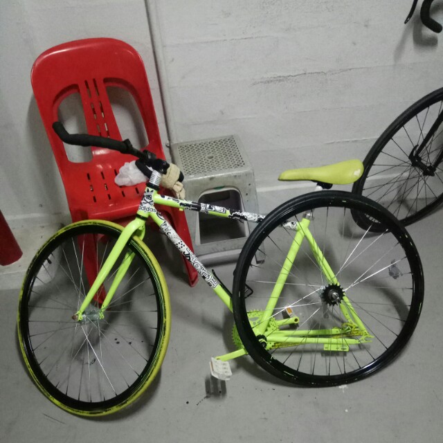 sticker bomb fixed gear, Sports Equipment, Bicycles & Parts, Bicycles ...