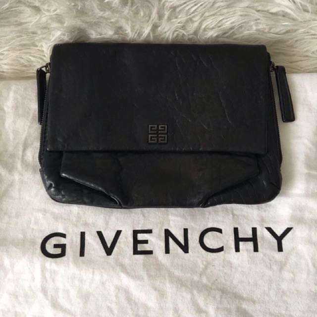 Givenchy clutch, Barang Mewah, Tas & Dompet di Carousell
