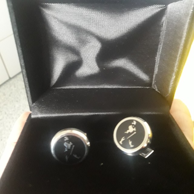 (BNIB) Limited Edition Johnny Walker Cufflinks, Men's Fashion, Watches ...