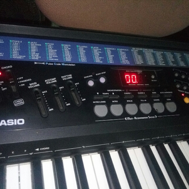 Casio CT-700 Touch Response Keyboard, Hobbies & Toys, Music & Media ...