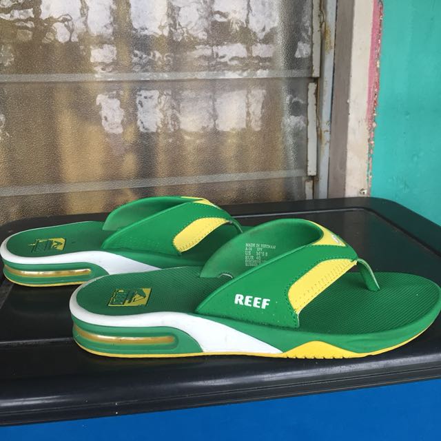 Reef brasil, Men's Fashion, Footwear, Flipflops and Slides on Carousell