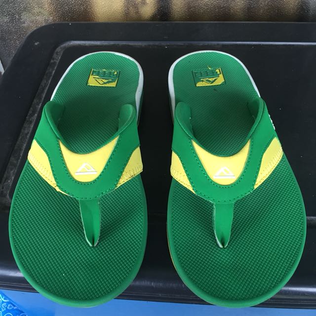 Reef brasil, Men's Fashion, Footwear, Flipflops and Slides on Carousell