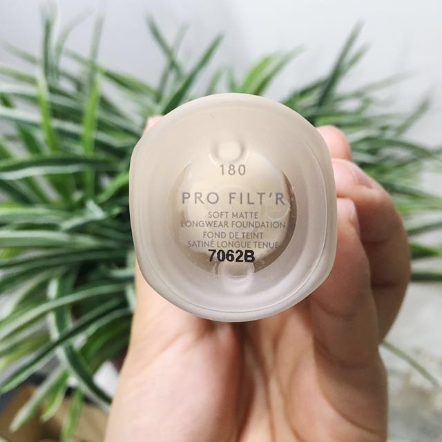 Fenty Beauty 180 Pro Filter Foundation, Beauty & Personal Care, Face ...