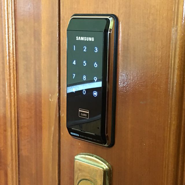 Samsung Smart Door Lock, Furniture & Home Living, Furniture, Other Home ...