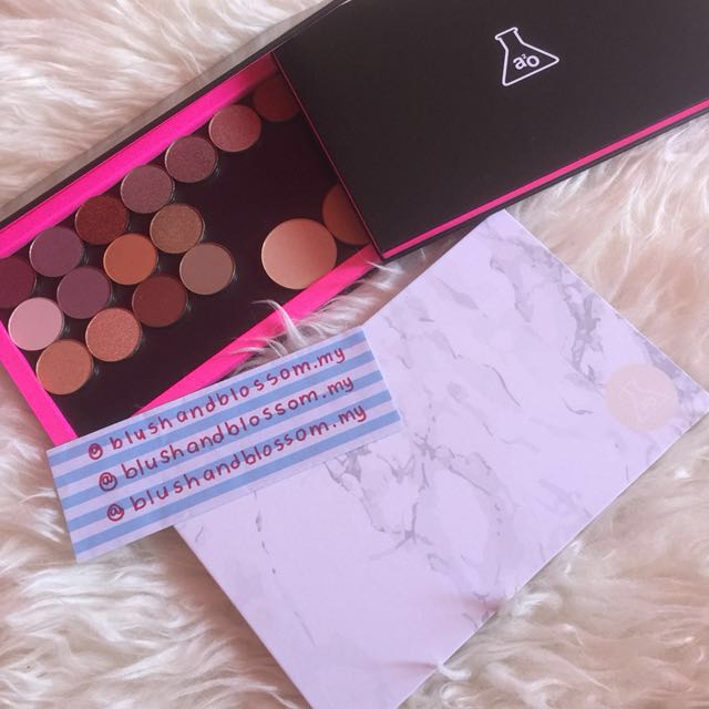 Empty Magnetic Palette, Beauty & Personal Care, Face, Makeup on Carousell