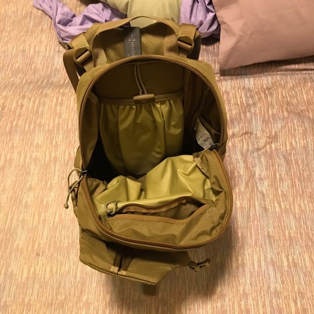 Mystery Ranch Crest in coyote, M-size, Sports Equipment, Sports & Games ...