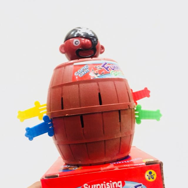 Pirate Game / Pirate Barrel / Pirate Roulette / Runningman Barrel Man ...