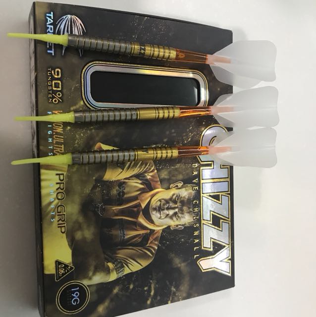 Chrizzy darts set, Sports Equipment, Sports & Games, Billiards ...