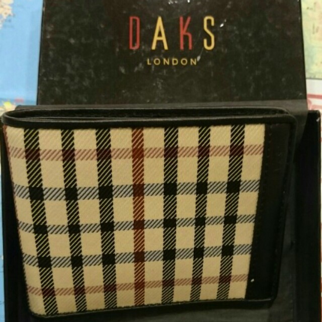 Clearance// *New* DAKS check wallet, Men's Fashion, Watches ...