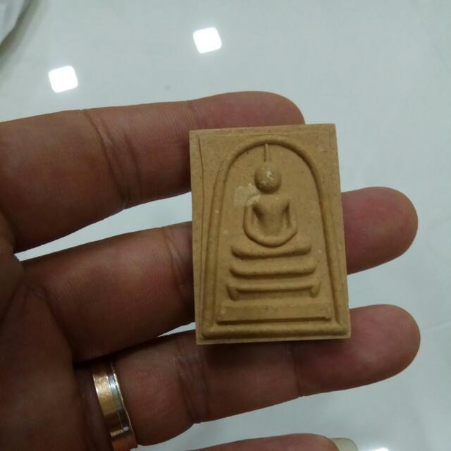 Somdej Jinapanchan Archan Toh Chant Behind, Hobbies & Toys, Religious ...