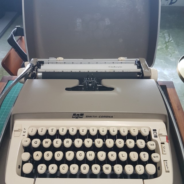 rare scm cursive typewriter, Vintage & Collectibles, Vintage ...