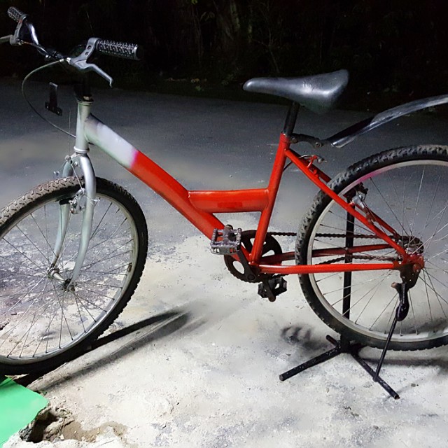 Basikal 26 inci merah silver, Sports Equipment, Bicycles & Parts ...