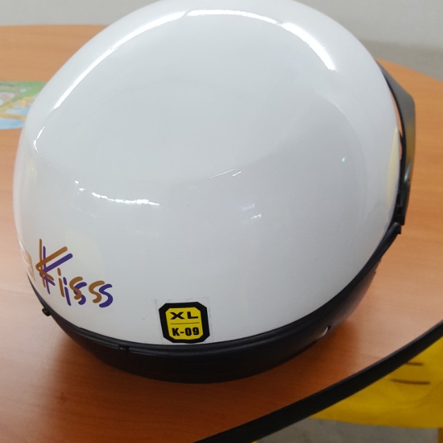 Kiss Helmet, Motorcycles, Motorcycle Accessories on Carousell
