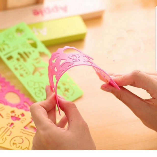 Student Kids 4pcs Stencil Ruler Plastic Graphics Symbols Drawing ...