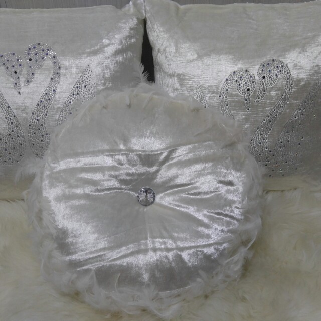 #cushion set#swan#blink#feathers#white, Furniture & Home Living, Home ...