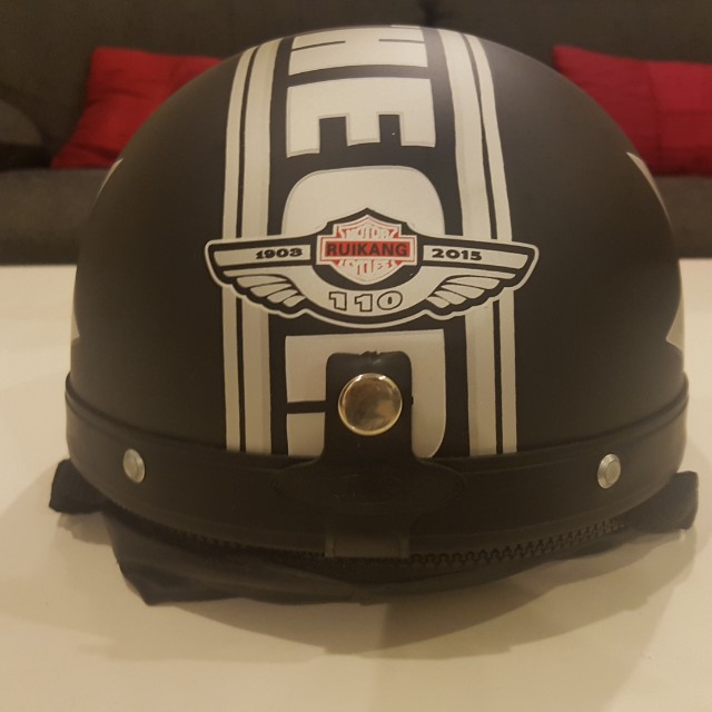 Escooter Helmet, Motorcycles, Motorcycle Apparel on Carousell