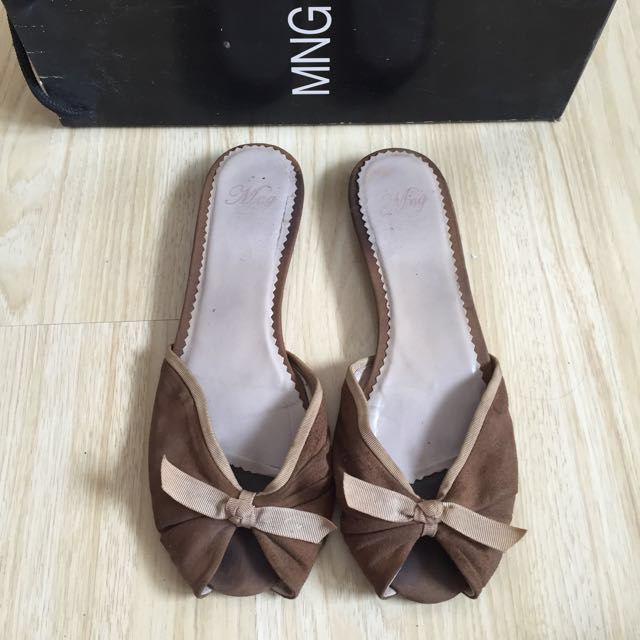 Mango Slides, Women's Fashion, Footwear, Slippers and slides on Carousell