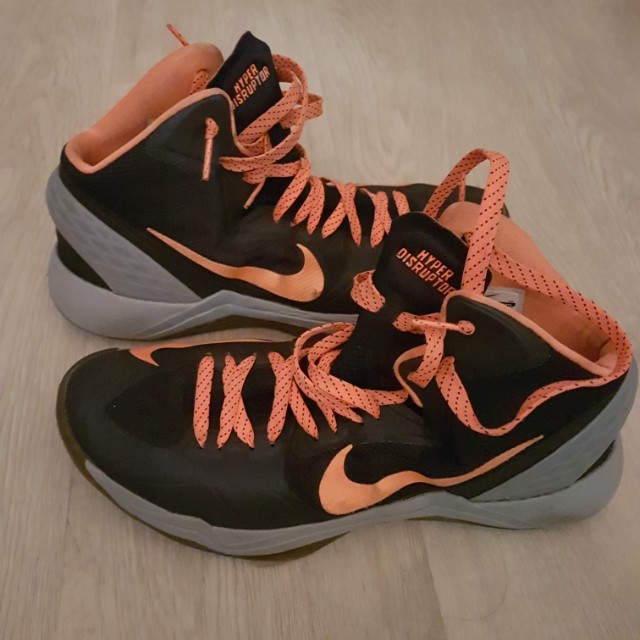Nike hyper Disruptor Basketball Shoe Size 9, Men's Fashion, Activewear ...