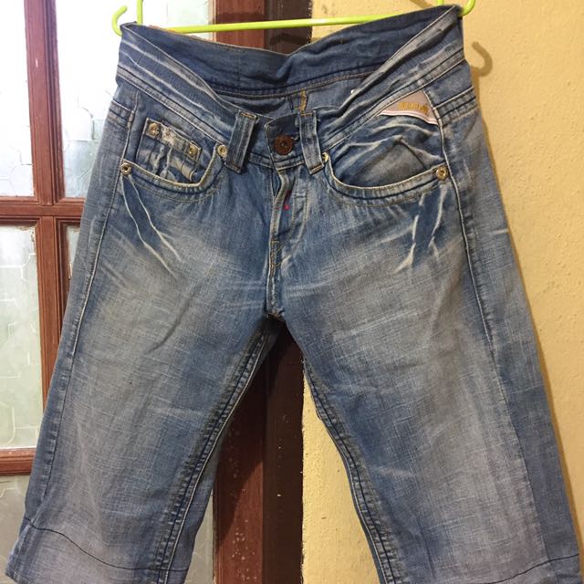 Replay jeans original, Men's Fashion, Bottoms, Jeans on Carousell