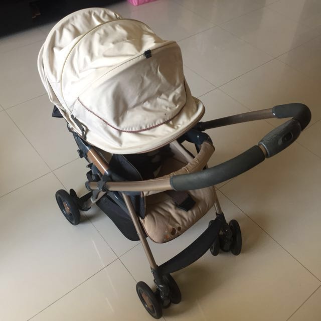 Combi Urban Walker Classic Baby Stroller/Pram, Babies & Kids, Going Out ...