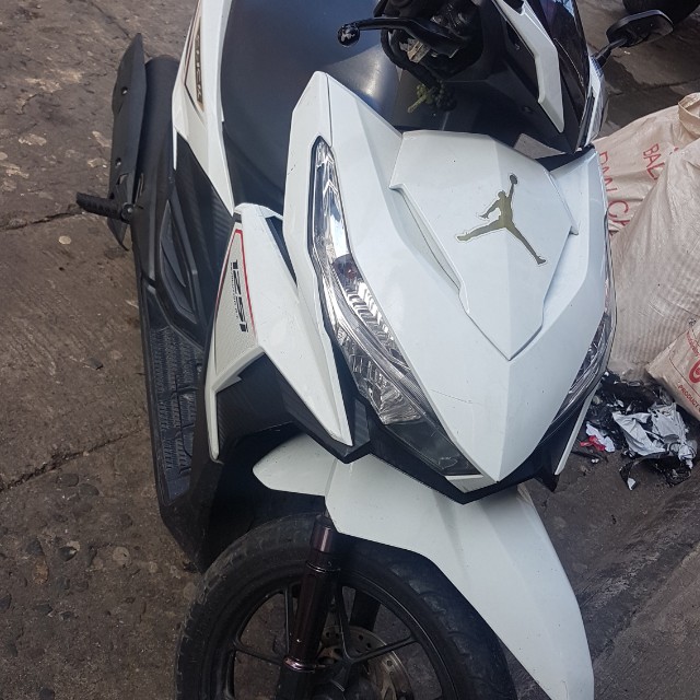 Honda click 125i white 2016 model, Motorbikes on Carousell