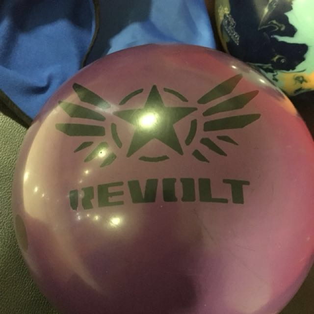 Motiv Revolt Havoc 14 Lbs LH Drill Bowling Ball, Sports Equipment ...