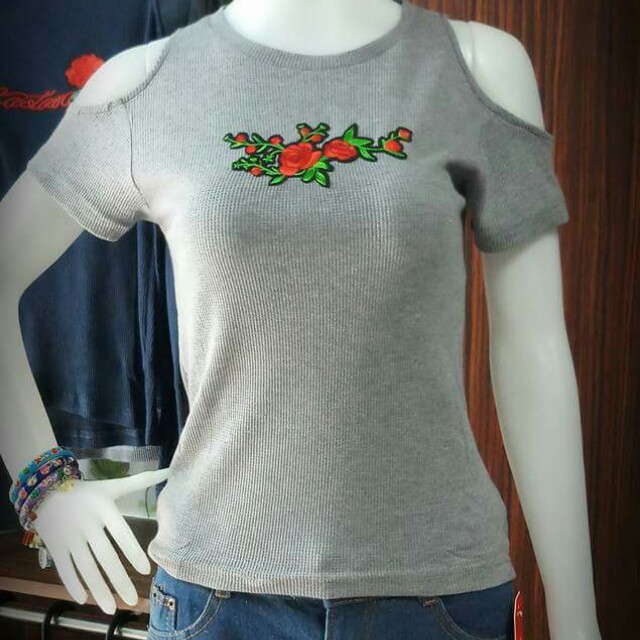 ON HAND OFF SHOULDER TOP, Women's Fashion, Tops, Sleeveless on Carousell