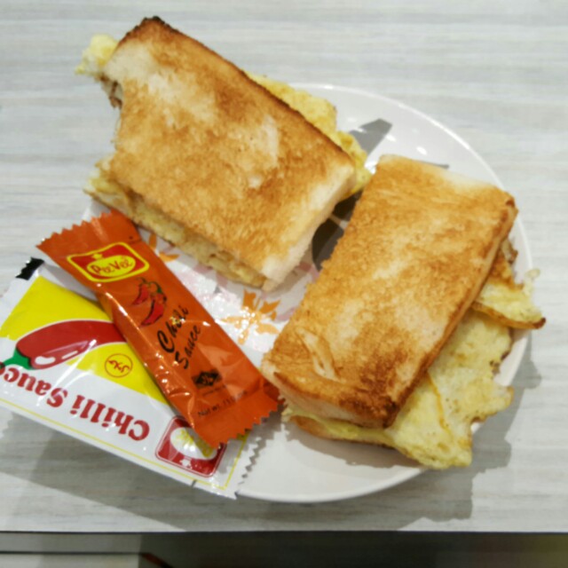 Pee Vee Chilli Sauce, Food & Drinks, Packaged & Instant Food on Carousell