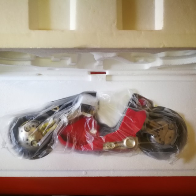 (Reserved) AKIRA Medicom BMP Popinika Kaneda Bike full set., Hobbies & Toys, Toys & Games on ...