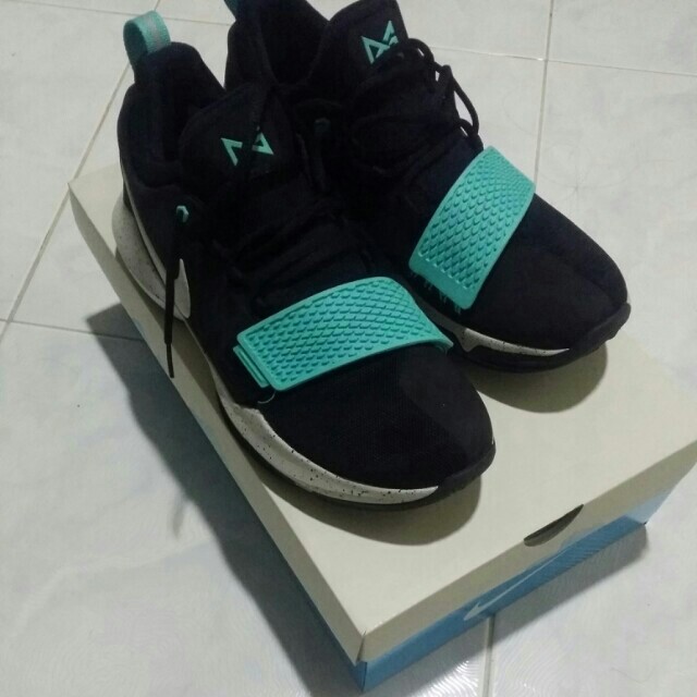 Nike pg black light, Men's Fashion, Footwear, Sneakers on Carousell