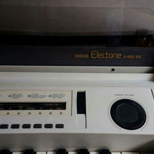 Yamaha Electone HS-8 (white), Hobbies & Toys, Music & Media, Musical Instruments on Carousell