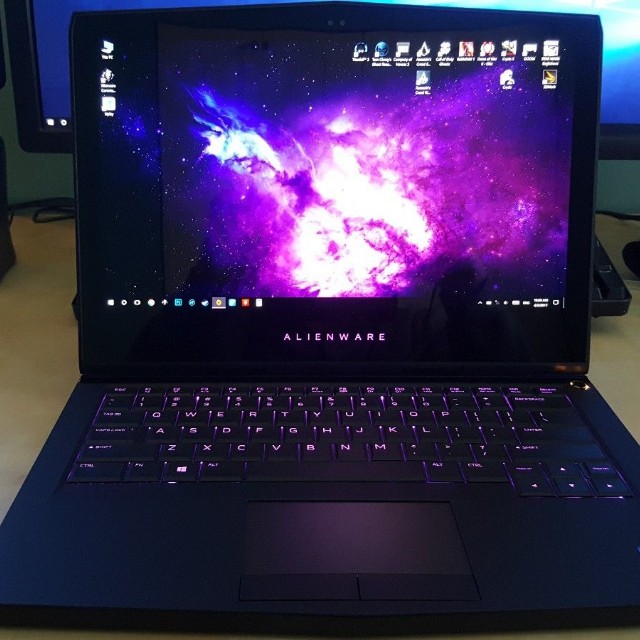5 weeks+ old Alienware 13 r3 i7 Gtx 1060 6gb 16gb ram(as good as new ...