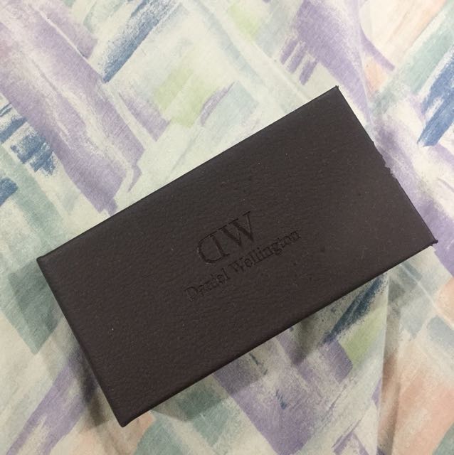 DW box only, Men's Fashion, Watches & Accessories, Watches on Carousell