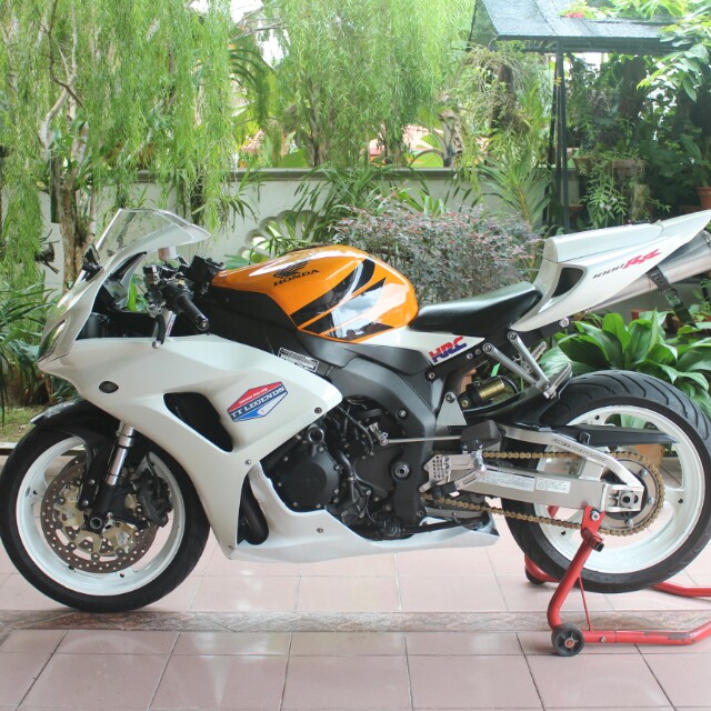 Honda CBR1000RR 06, Motorbikes on Carousell