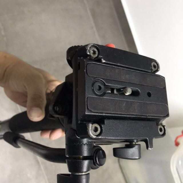 Manfrotto 561BHDV fluid video monopod and head, Photography ...
