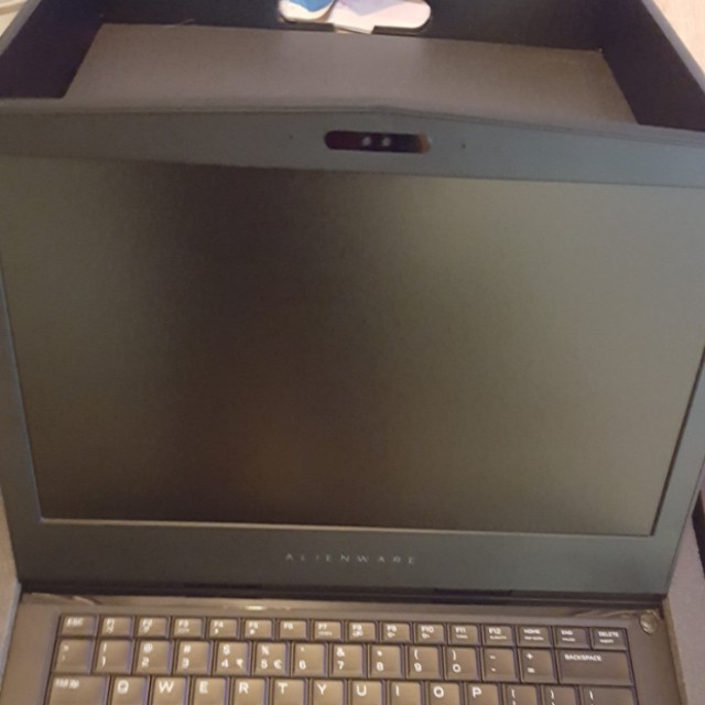 5 weeks+ old Alienware 13 r3 i7 Gtx 1060 6gb 16gb ram(as good as new ...
