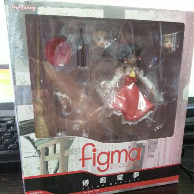 Figma 055 Reimu Hakurei, Hobbies & Toys, Books & Magazines, Comics ...