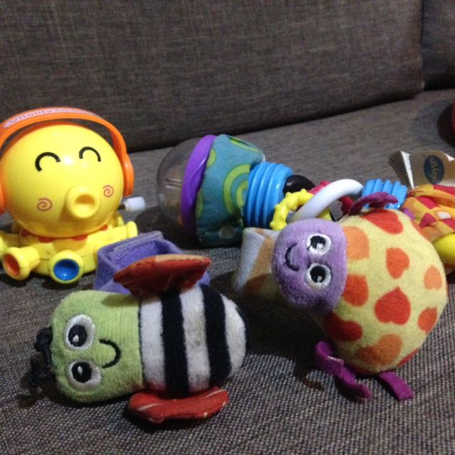 Playgro wrist rattles & super shaker + Wind-up octopus, Babies & Kids ...