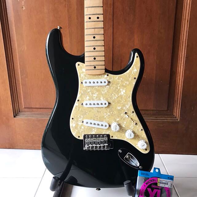 Fender 60th Anniversary Stratocaster MIM, Hobbies & Toys, Music & Media, Musical Instruments on ...