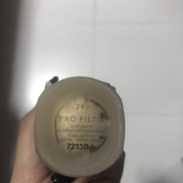 Fenty Beauty Pro Filt’r Soft Matte Longwear Foundation shade 240 ...