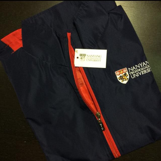 Nanyang Technological University Windbreaker / Jacket, Men's Fashion ...