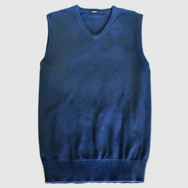 Bossini Sweater Vest (Medium), Men's Fashion, Coats, Jackets and ...