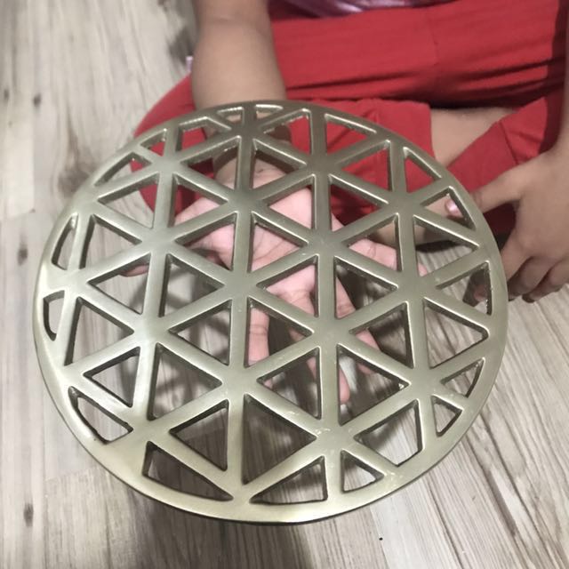 Grid Trivet - Brass Look, TV & Home Appliances, Kitchen Appliances ...