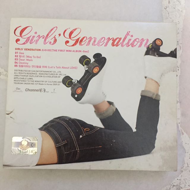 SNSD / Girls Generations Gee Album, Hobbies & Toys, Memorabilia ...