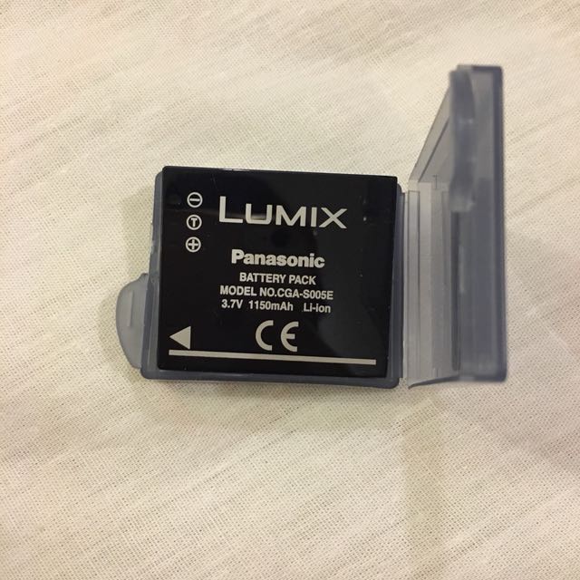 Panasonic lumix battery pack, Photography, Lens & Kits on Carousell