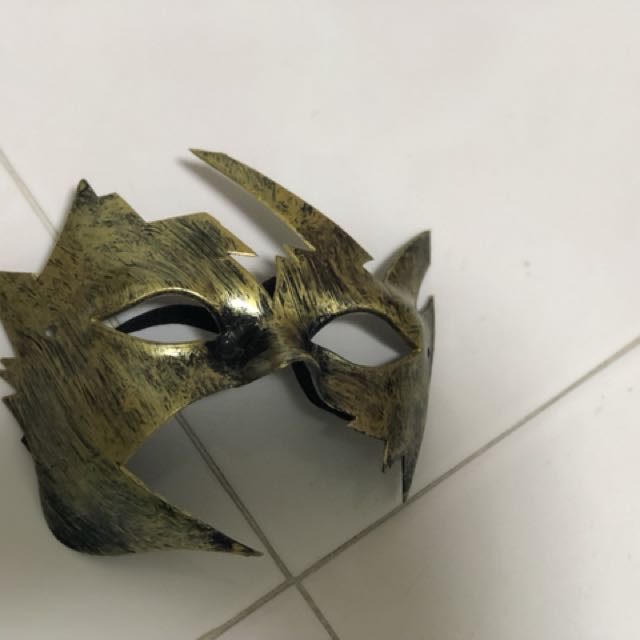 DnD / Cosplay suitable Mask, Men's Fashion, Tops & Sets, Formal Shirts ...