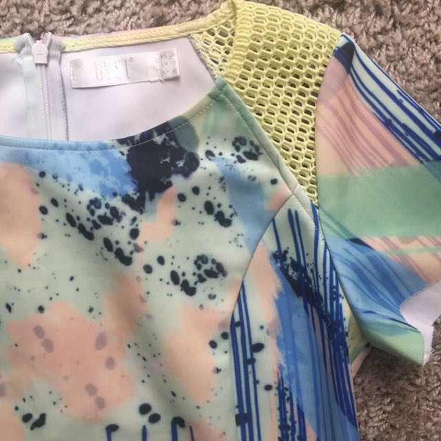 Colourful top, Women's Fashion, Tops, Sleeveless on Carousell