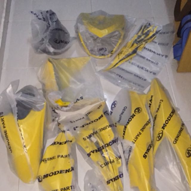 Coverset berwarna modenas ace 115 kuning, Motorbikes on Carousell