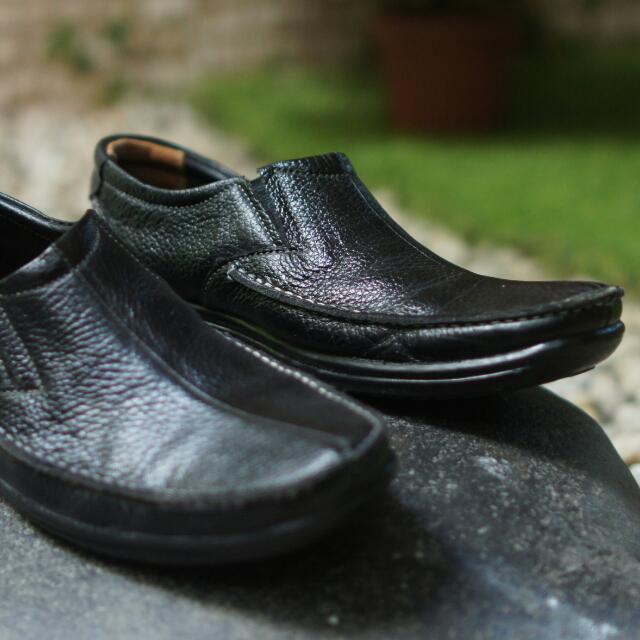 Crocodile Pantofel, Fesyen Pria, Sepatu di Carousell